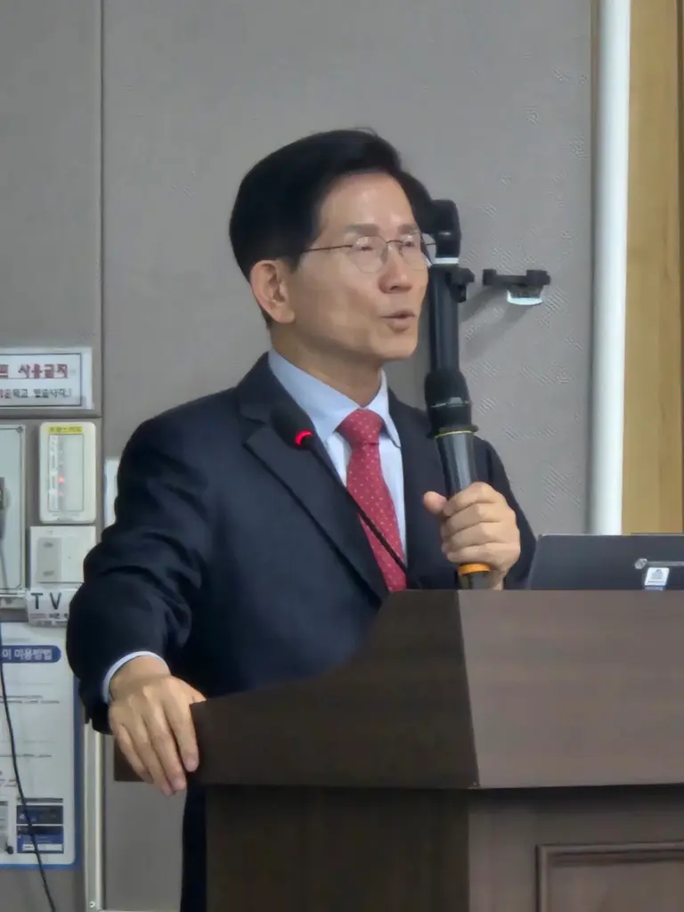 Former Minister Kim Moon-soo: 'Youth Jobs Come Before Retirement Age ...